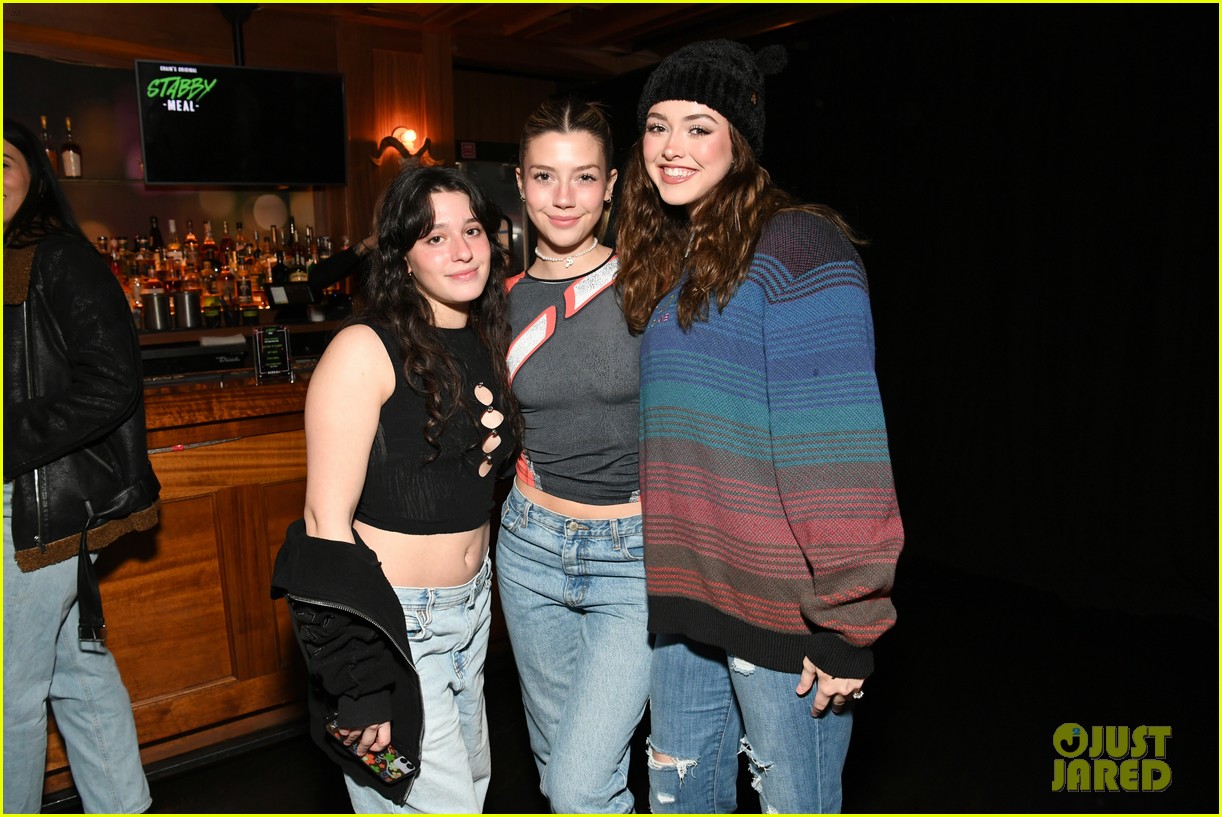 Elle Fanning & Chrissy Teigen Chow Down on Chain's Stabby Meal: Photo ...