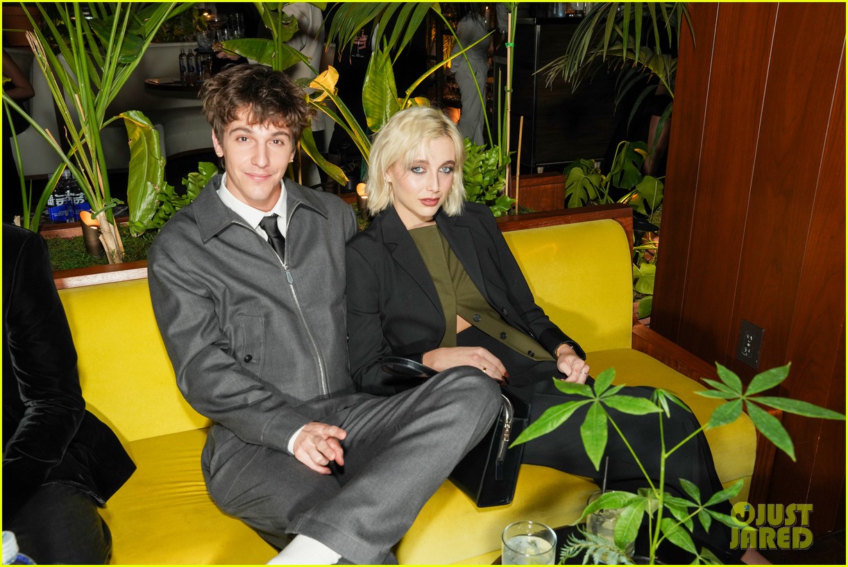 Emma Chamberlain Confirms Relationship with Musician Role Model: Photo ...