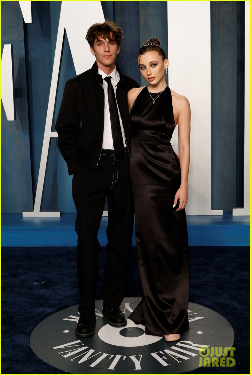 Emma Chamberlain Confirms Relationship with Musician Role Model: Photo ...