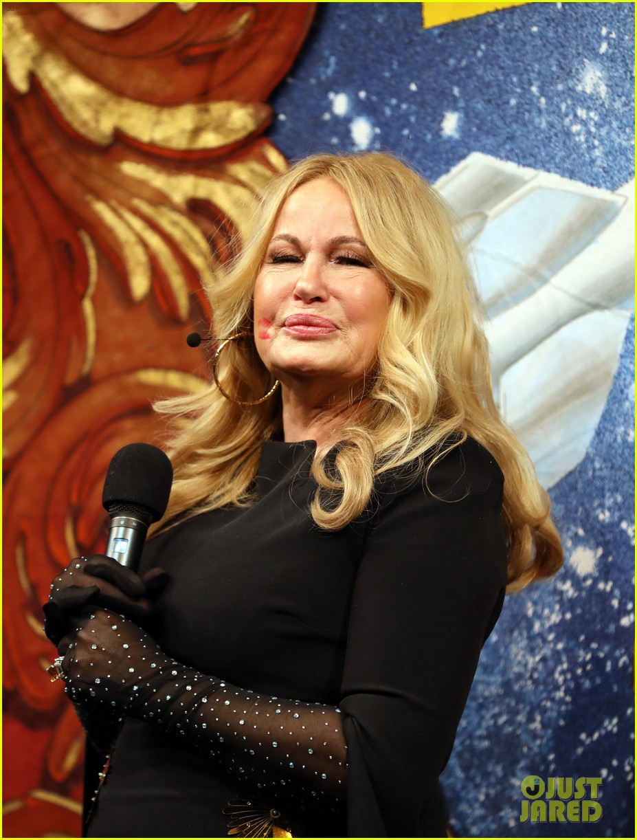 Jennifer Coolidge Plays Her Dream Role of Dolphin During Hasty Pudding ...