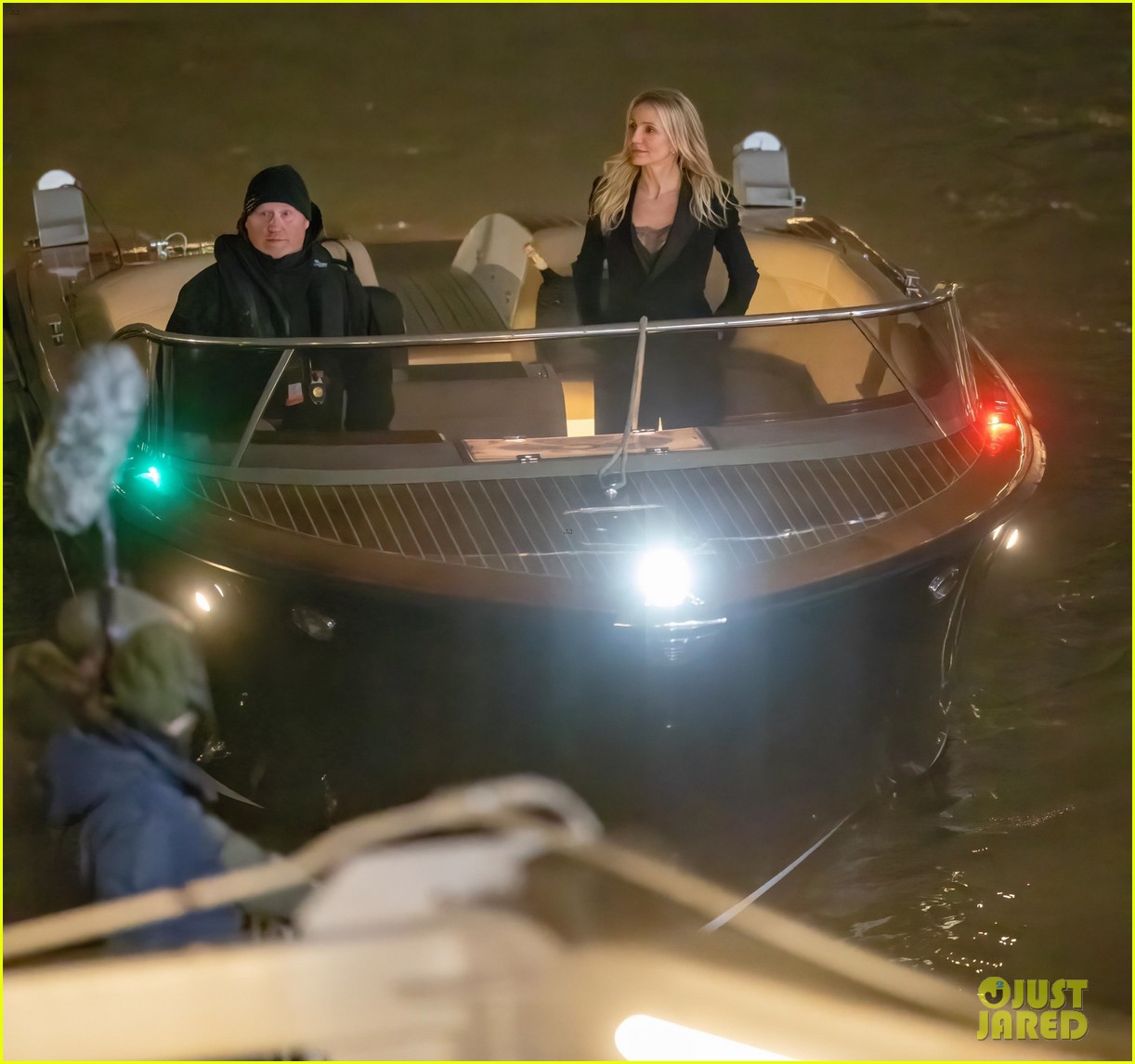 Cameron Diaz Films High-Speed Boat Chase For 'Back in Action' in London ...