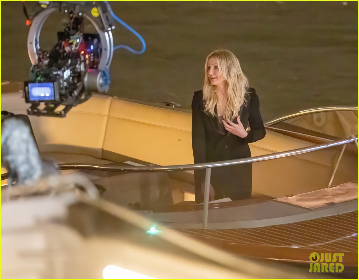 Cameron Diaz Films High-Speed Boat Chase For 'Back in Action' in London ...