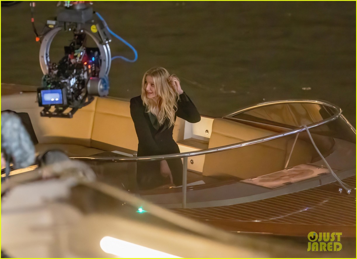 Cameron Diaz Films High-Speed Boat Chase For 'Back in Action' in London ...