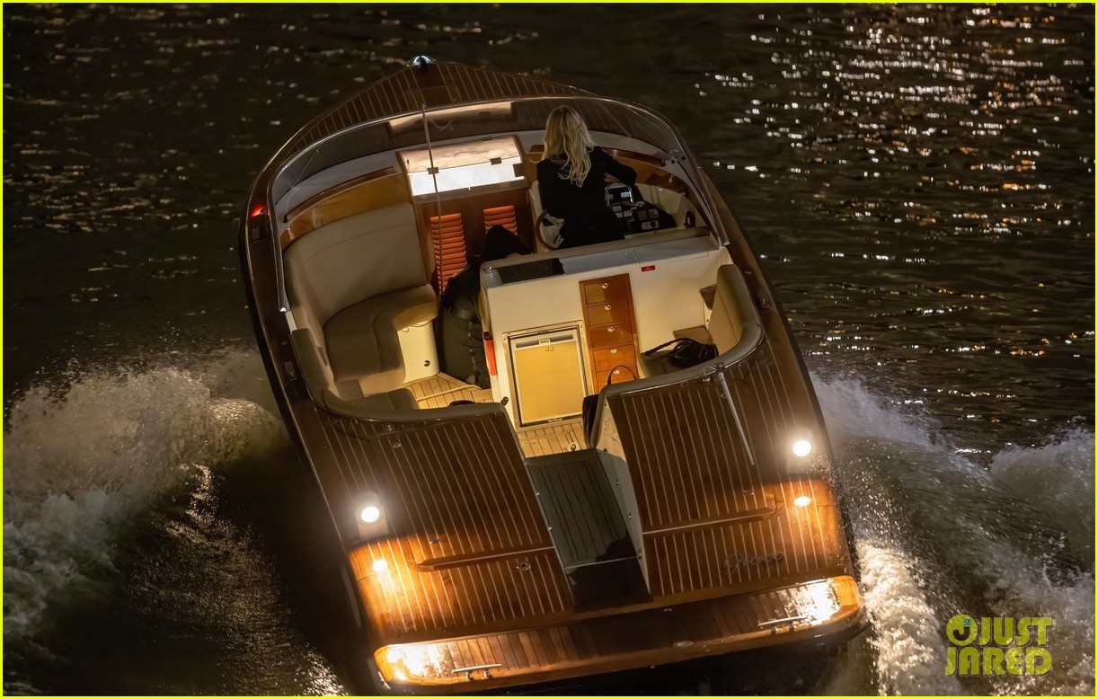 Cameron Diaz Films High-Speed Boat Chase For 'Back in Action' in London ...
