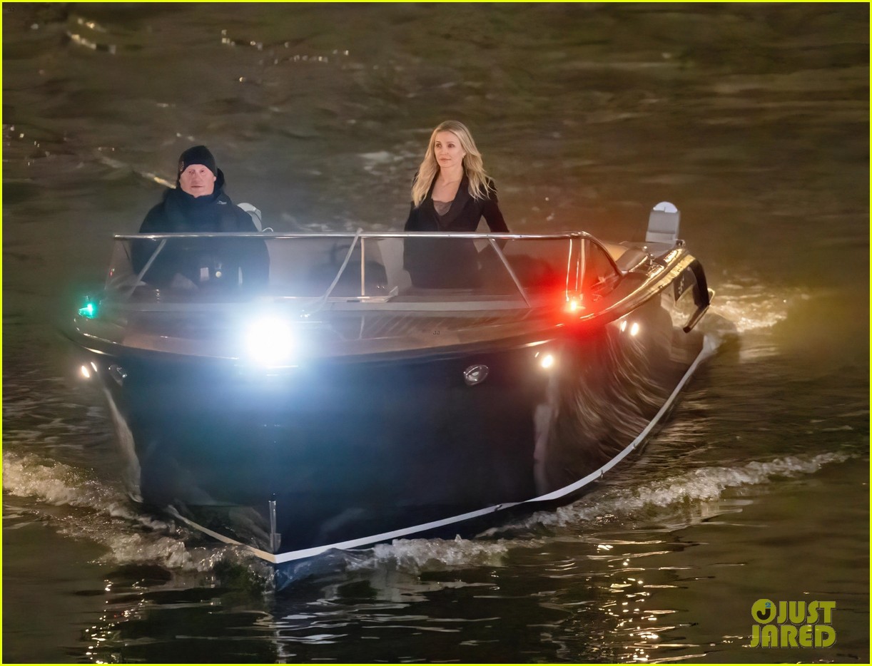 Cameron Diaz Films High-Speed Boat Chase For 'Back in Action' in London ...