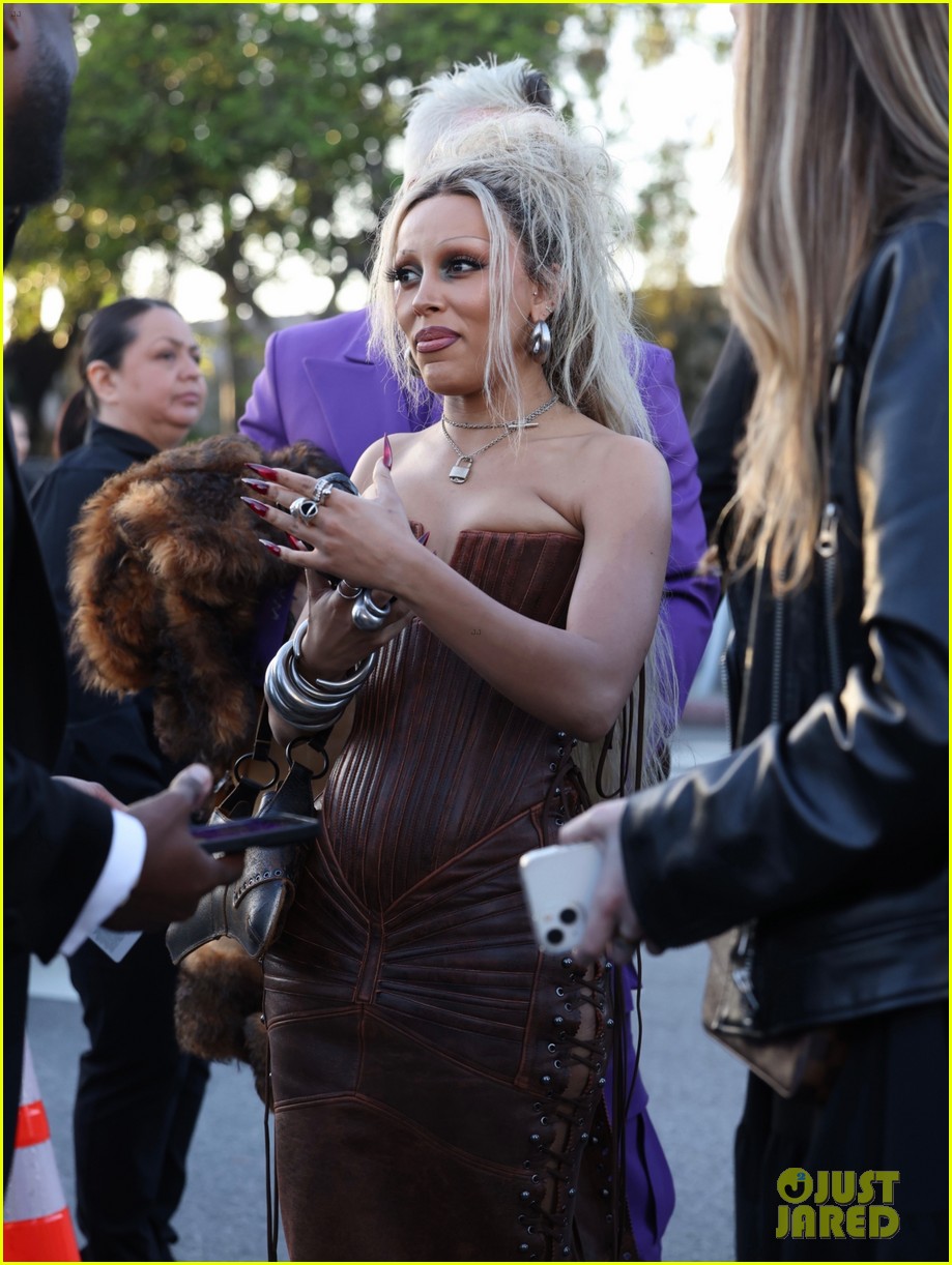 Doja Cat Switched Into A Second Look For The 2023 Grammys After Walking ...
