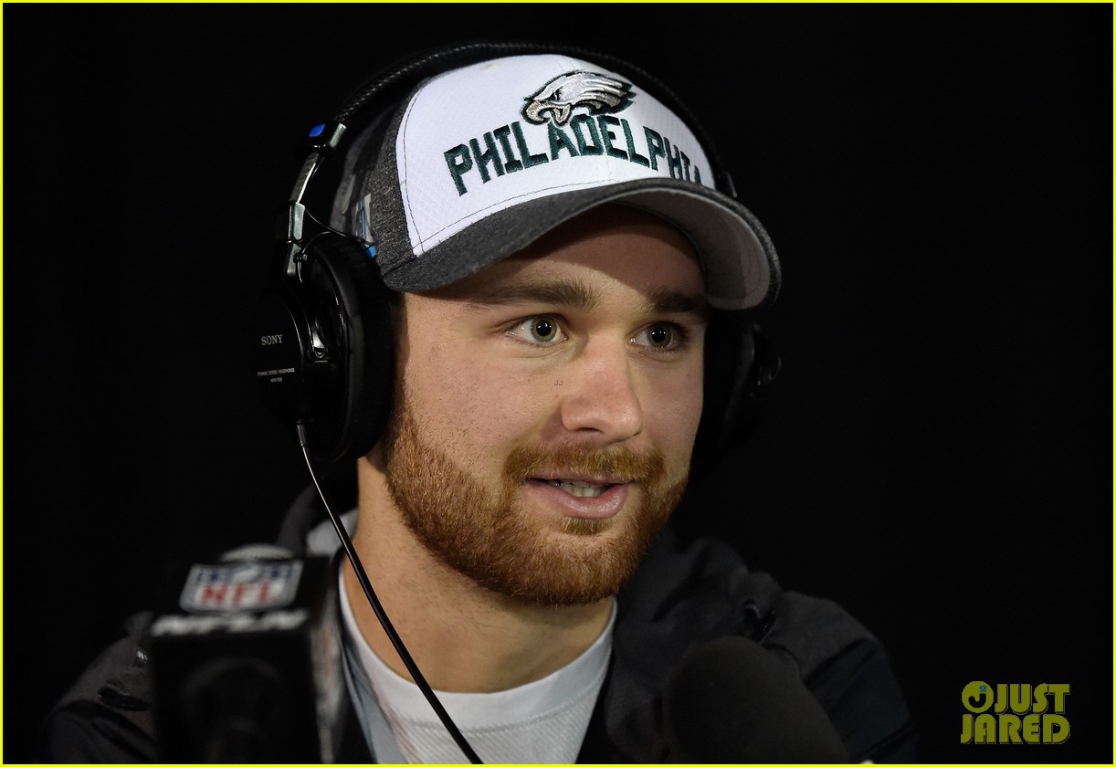 Is Jake Elliott Single? Nope! Meet His Wife Annie & See Their Cute ...