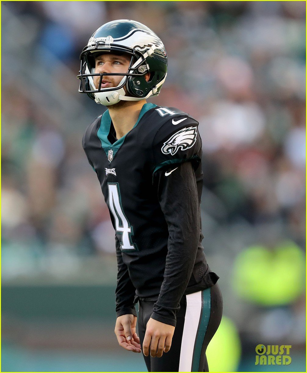 Is Jake Elliott Single? Nope! Meet His Wife Annie & See Their Cute ...