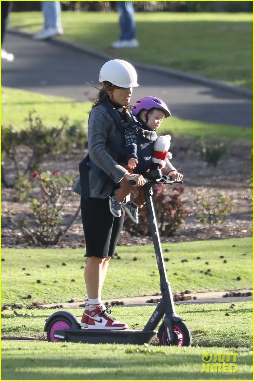 Jennifer Garner Takes A Fake Baby for a Spin On A Scooter For 'Family ...