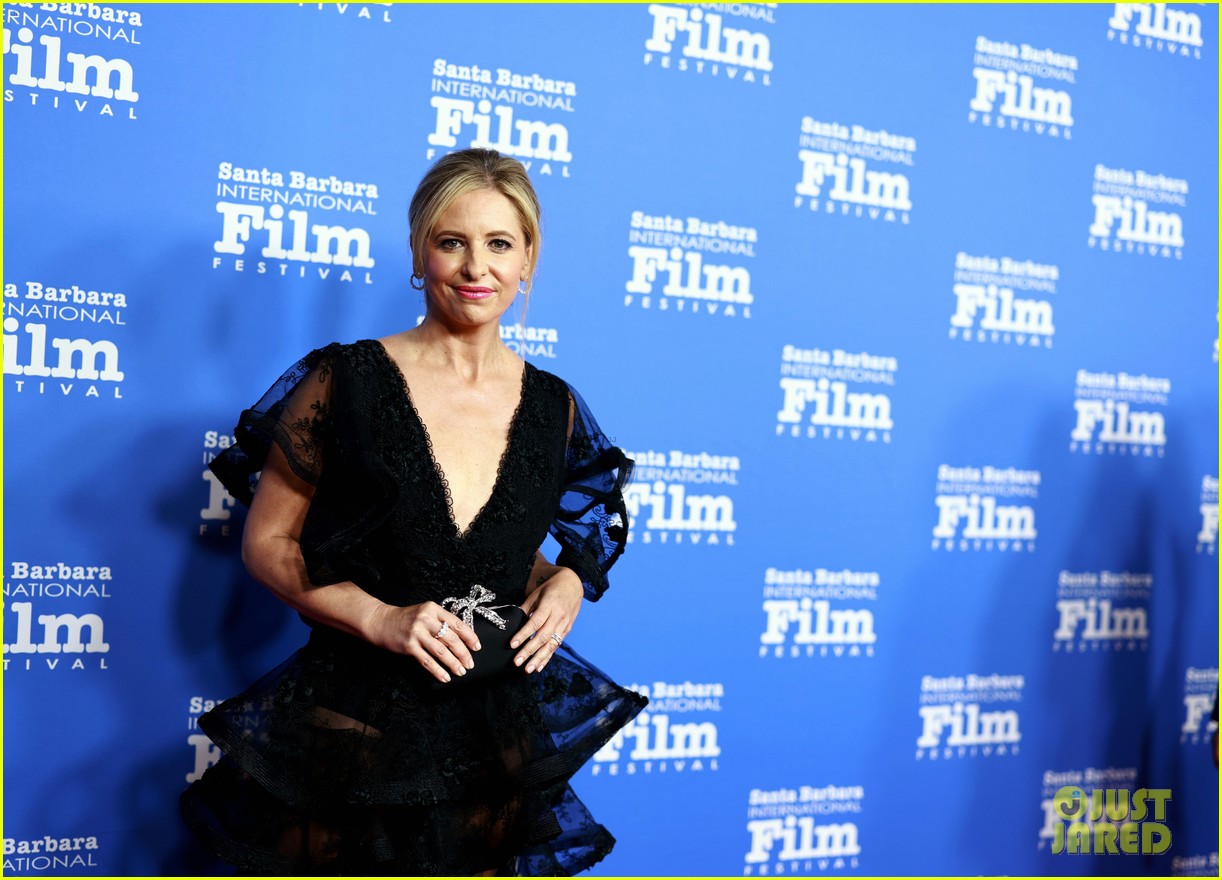 Sarah Michelle Gellar Honors Longtime Friend Brendan Fraser at Santa ...