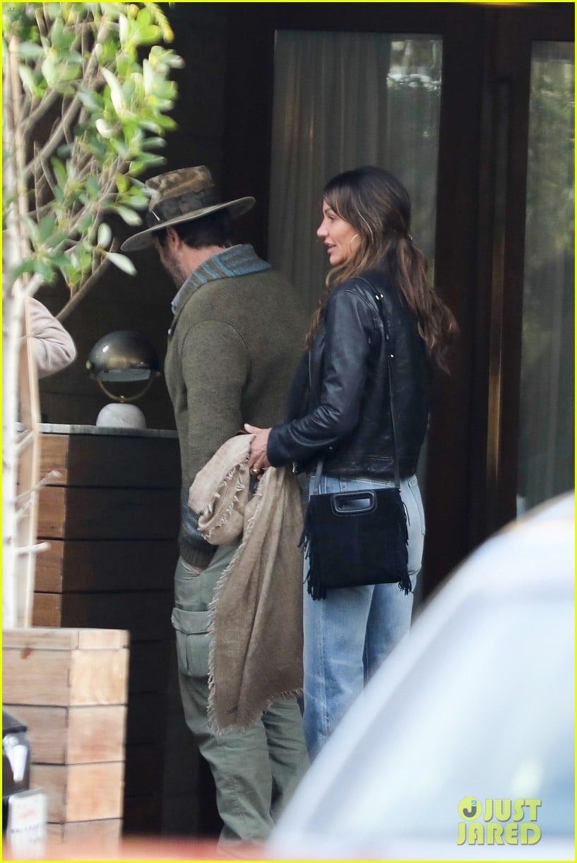 Gerard Butler Wears A Funky Hat While Out To Lunch With Morgan Brown in ...
