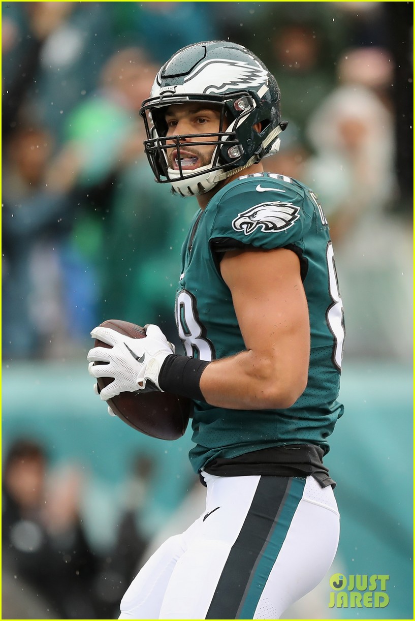 Who Is Dallas Goedert's Girlfriend? Meet Aria Meyer & See Their Cute ...