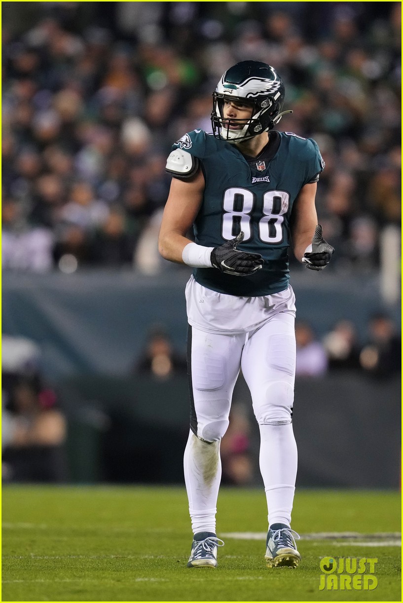 Who Is Dallas Goedert's Girlfriend? Meet Aria Meyer & See Their Cute ...