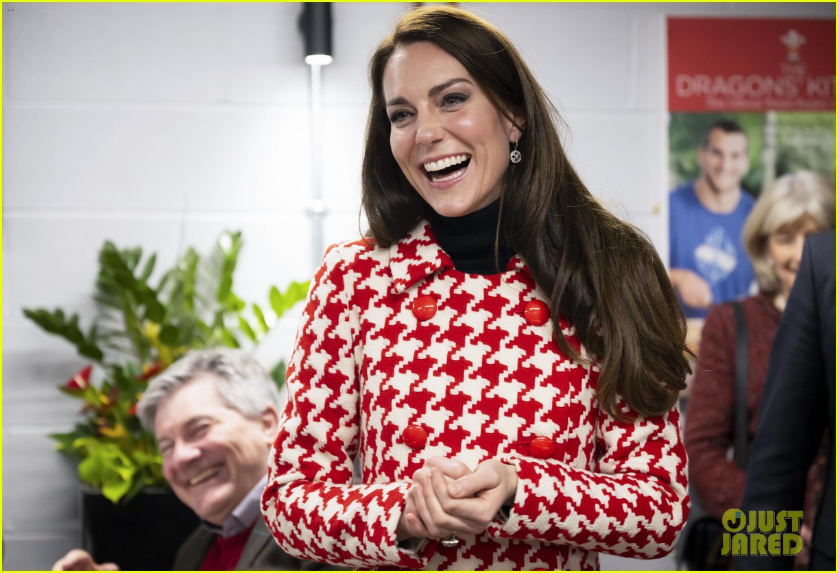 Kate Middleton & Prince William Face Off at Six Nations Rugby Match ...