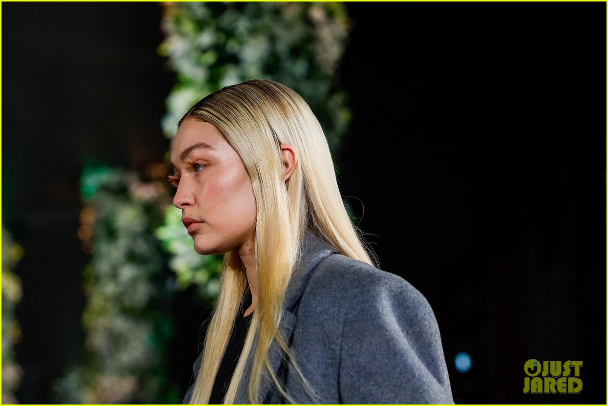 BFFs Kendall Jenner & Gigi Hadid Walk in Prada Show in Milan!: Photo ...