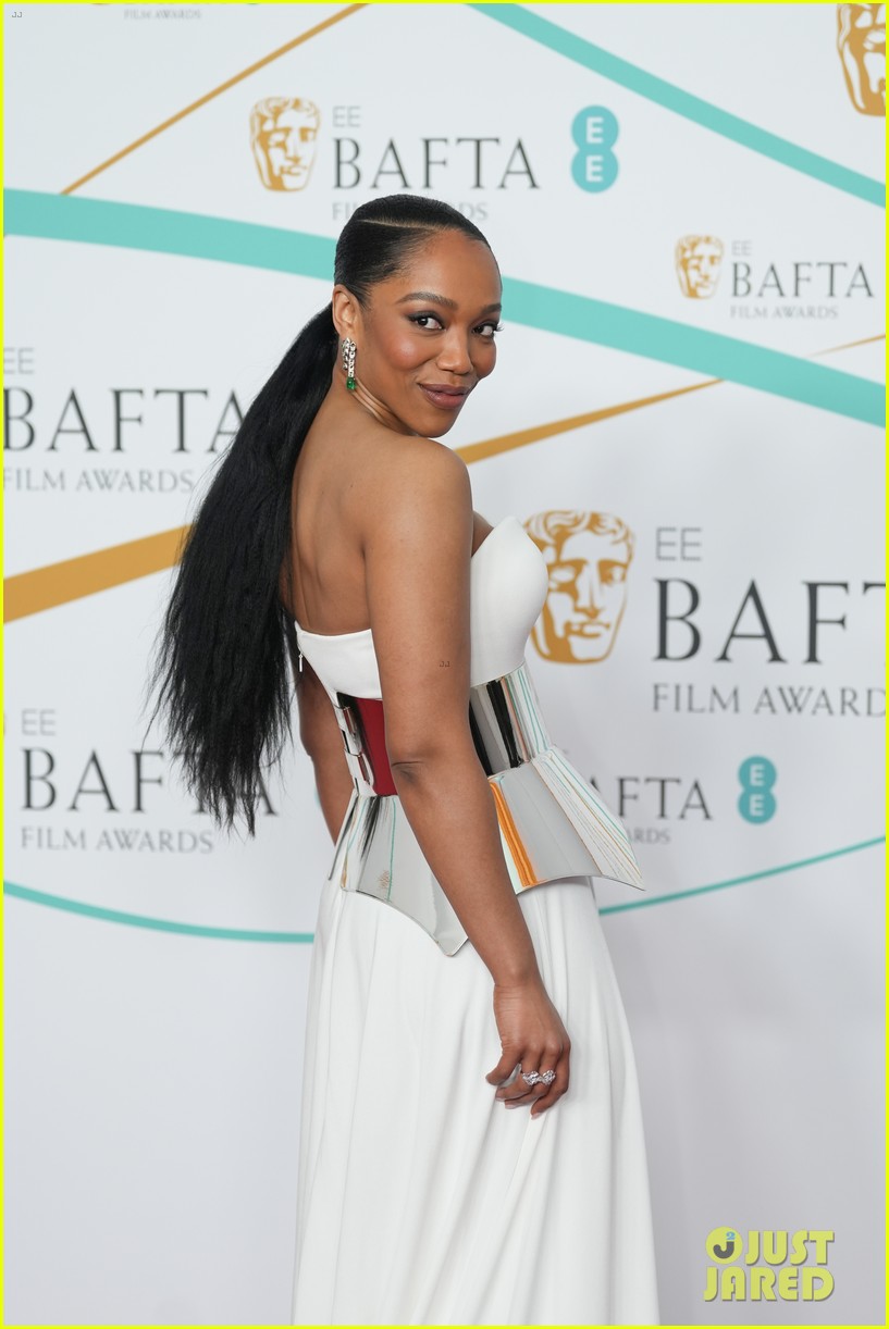 'Sex Education' Star Emma Mackey Wins Rising Star Award at BAFTAs 2023 ...