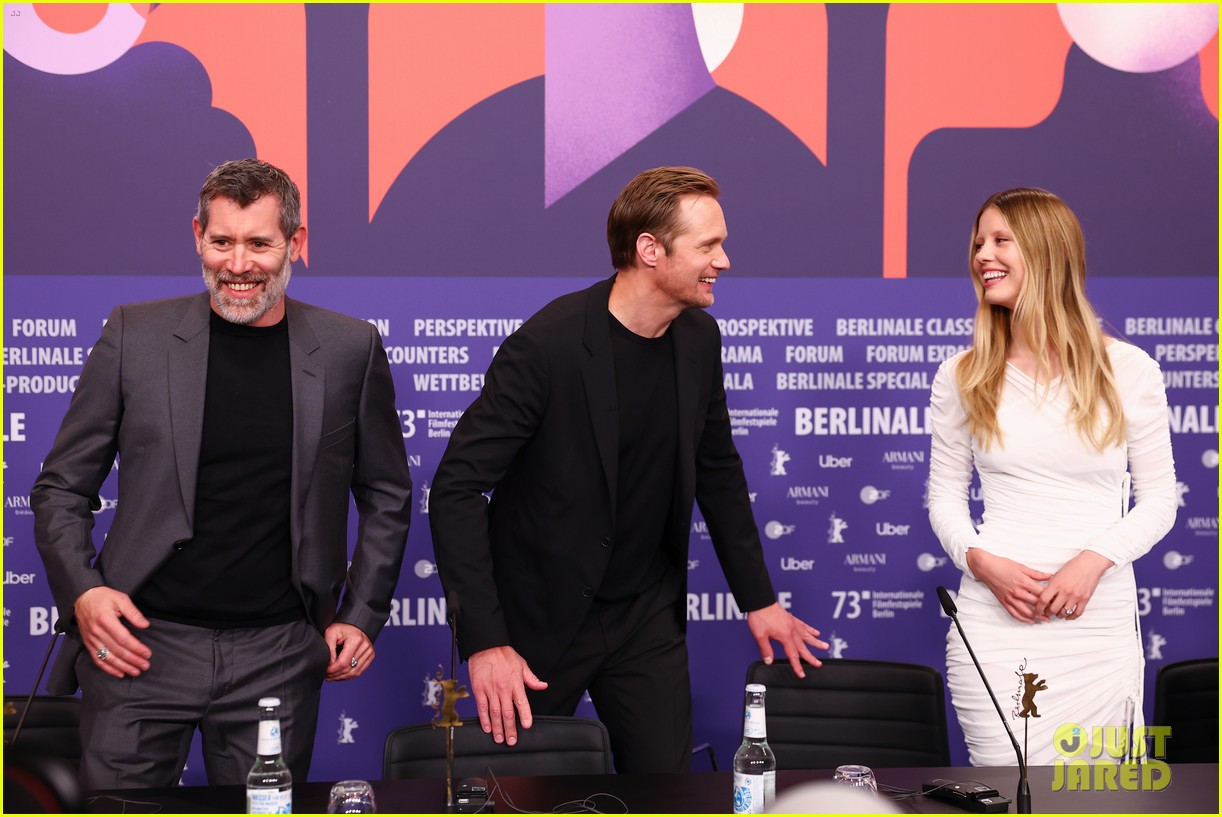 Alexander Skarsgard Twirls Around & Lies Face Flat on Red Carpet At ...