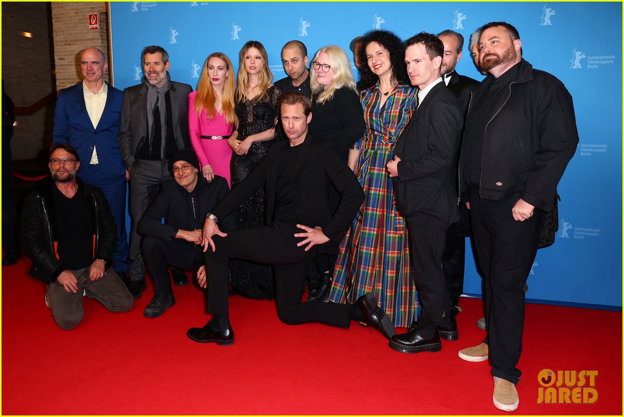 Alexander Skarsgard Twirls Around & Lies Face Flat on Red Carpet At ...