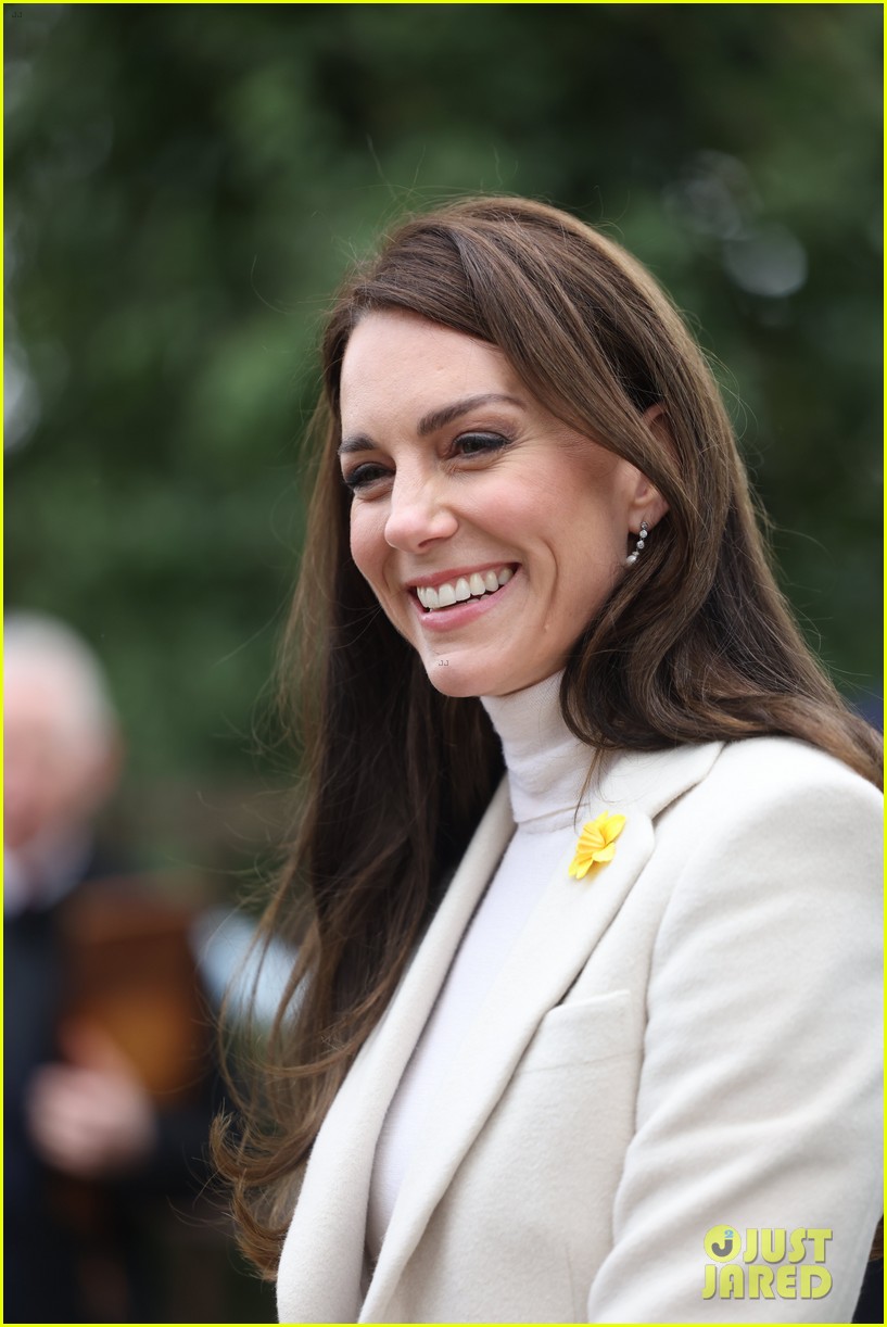 Kate Middleton Wins a Spin Bike Contest While Wearing a Skirt & Heels ...