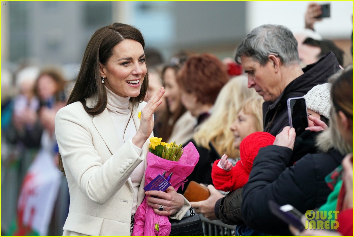 Kate Middleton Wins a Spin Bike Contest While Wearing a Skirt & Heels ...