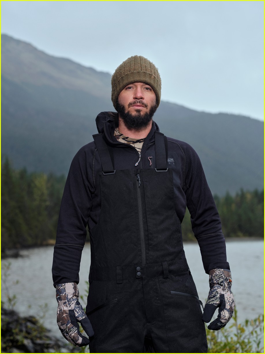 Netflix's 'Outlast' Introduces Cast & Premieres Trailer for Survival ...