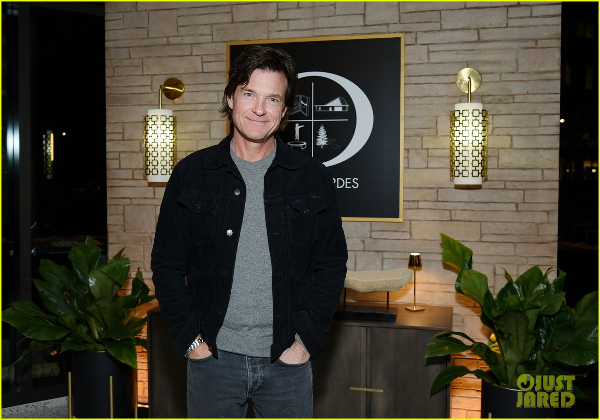 Jason Bateman & Julia Garner Reunite for 'Ozark' SAG Event in Los ...