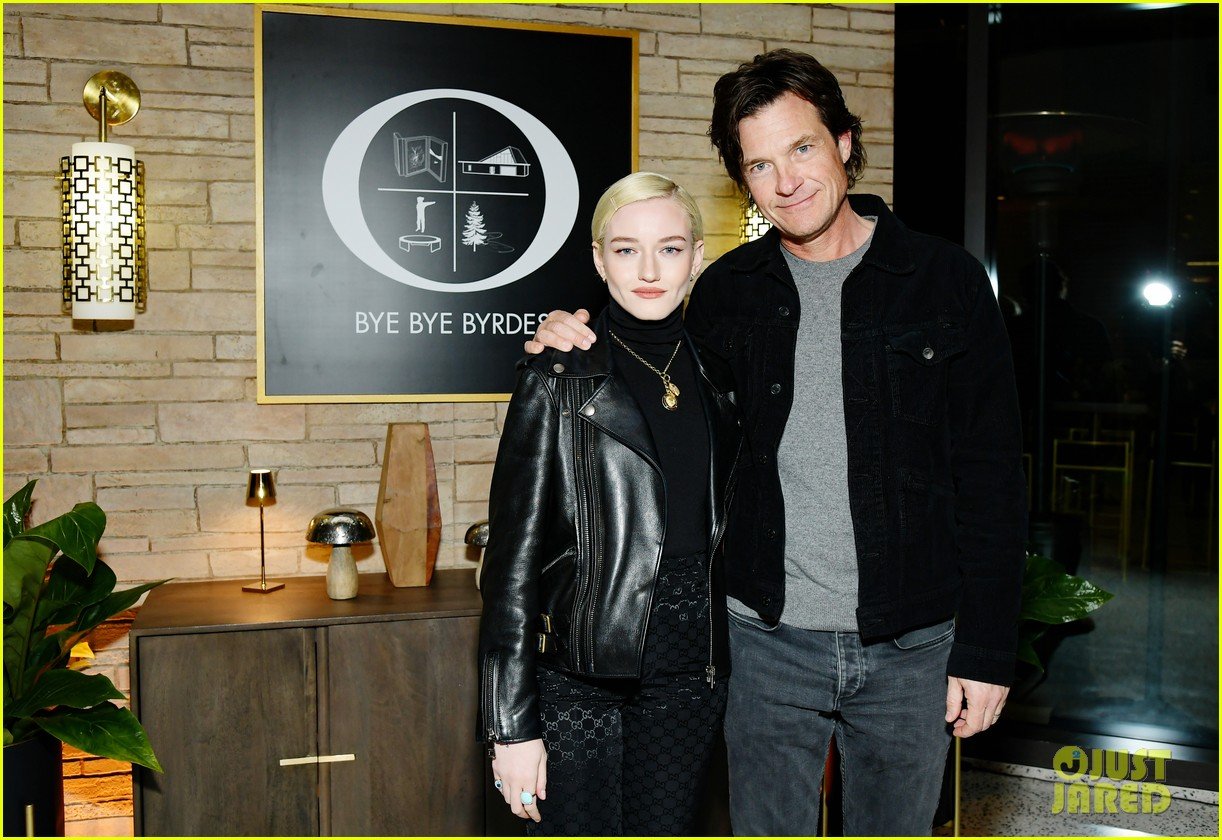 Jason Bateman & Julia Garner Reunite for 'Ozark' SAG Event in Los ...