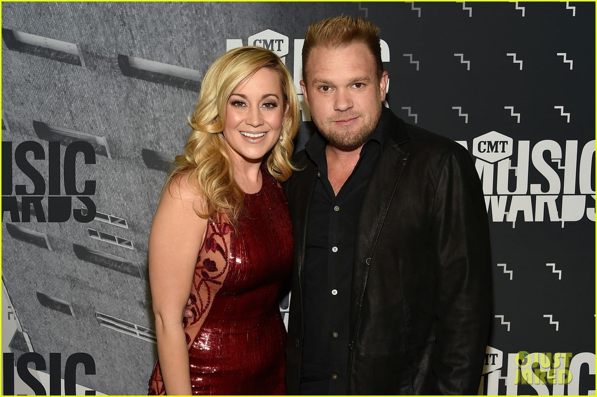 Kellie Pickler's Husband Kyle Jacobs Dead at 49 in Apparent Suicide ...
