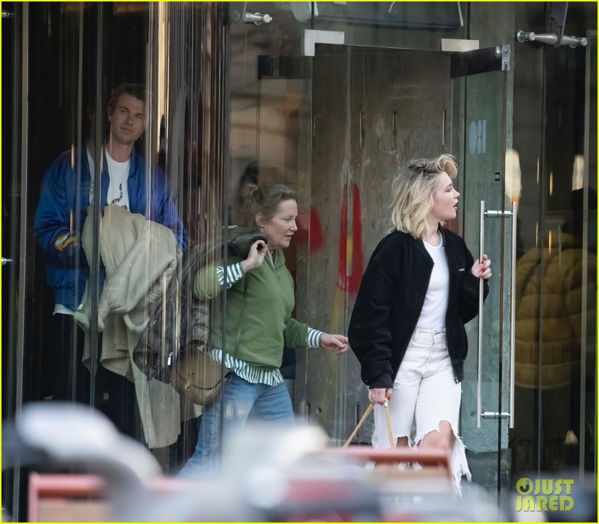 Florence Pugh Holds Hands With New Boyfriend Charlie Gooch During ...