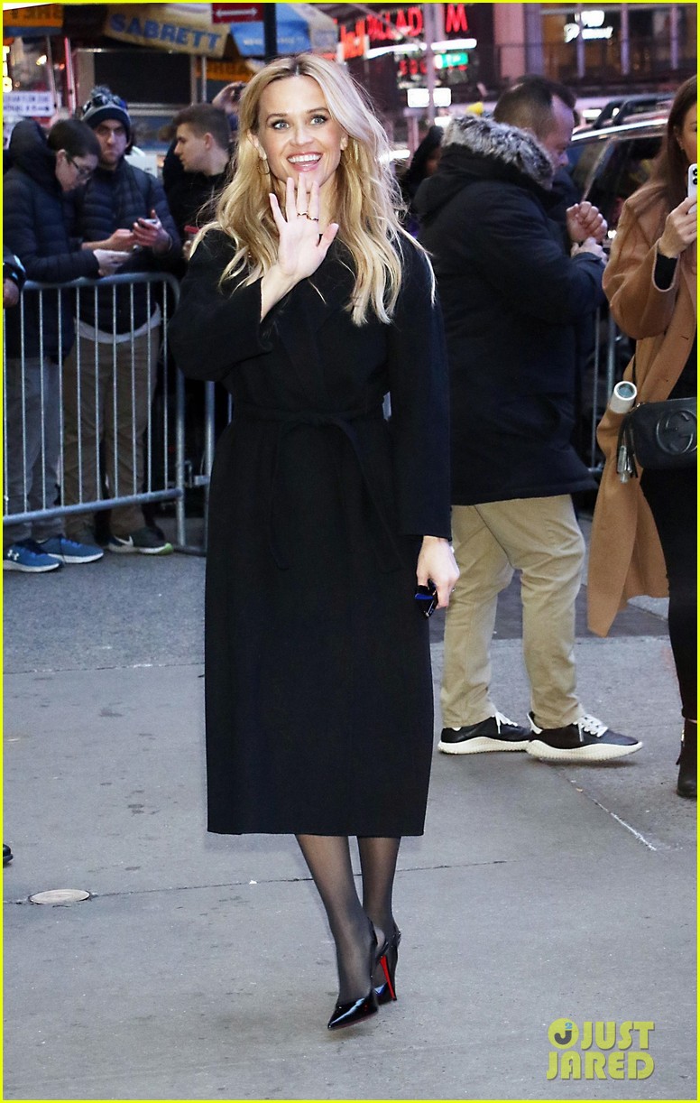 Reese Witherspoon & Ashton Kutcher's Latest Red Carpet Photos Are Much ...