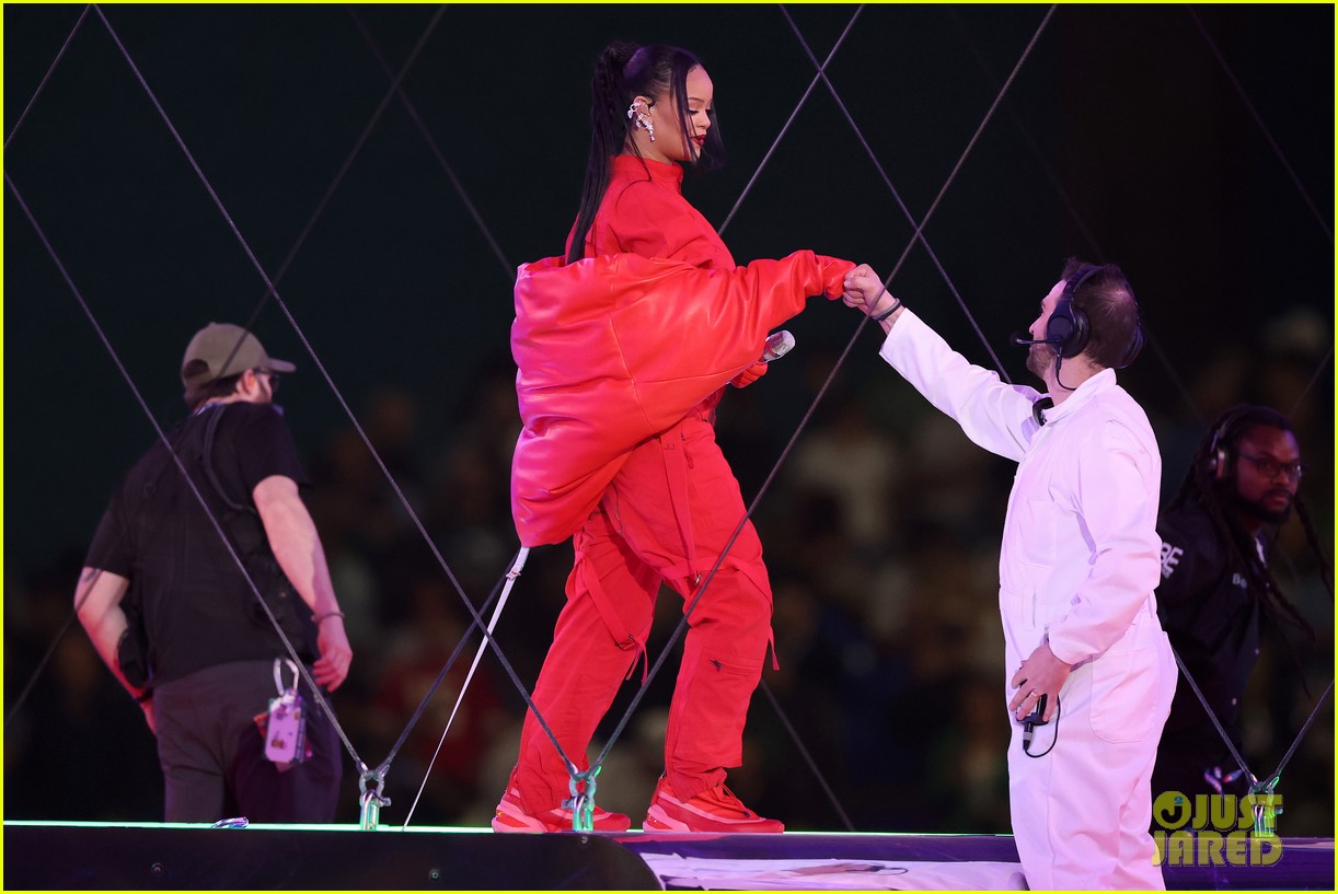 Rihanna: Super Bowl Halftime Show 2023 - Video, Set List, & Photos Revealed!: Photo 4893117 ...