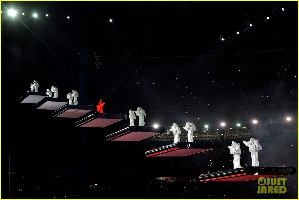 Rihanna: Super Bowl Halftime Show 2023 - Video, Set List, & Photos Revealed!: Photo 4893120 ...
