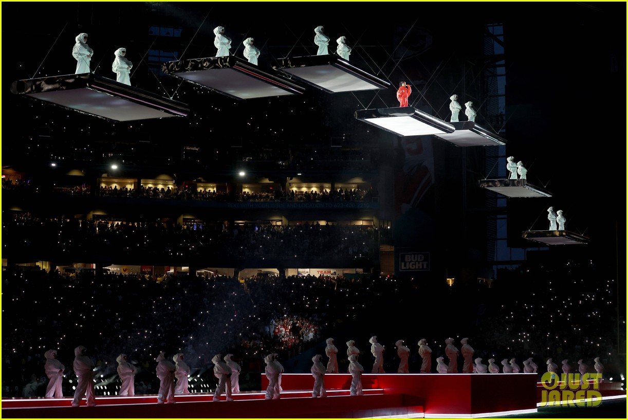 Rihanna: Super Bowl Halftime Show 2023 - Video, Set List, & Photos Revealed!: Photo 4893123 ...