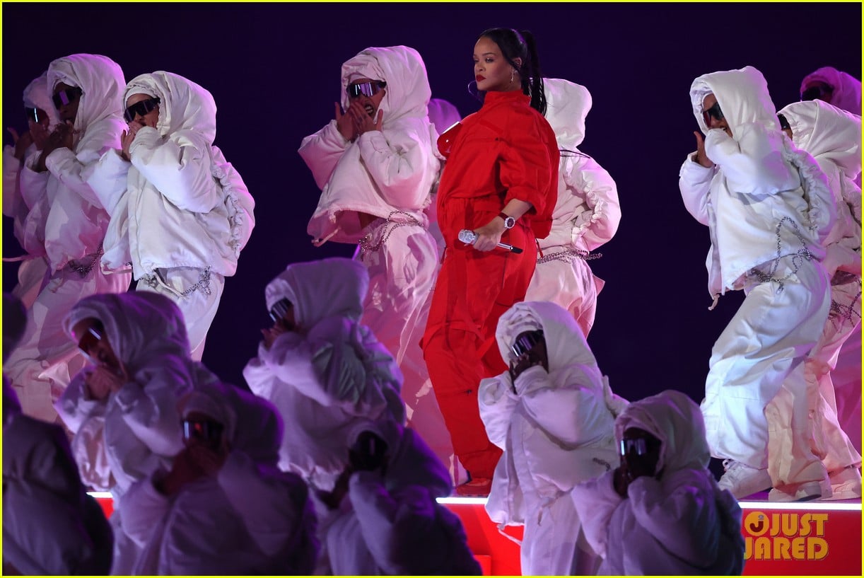 Rihanna: Super Bowl Halftime Show 2023 - Video, Set List, & Photos Revealed!: Photo 4893127 ...