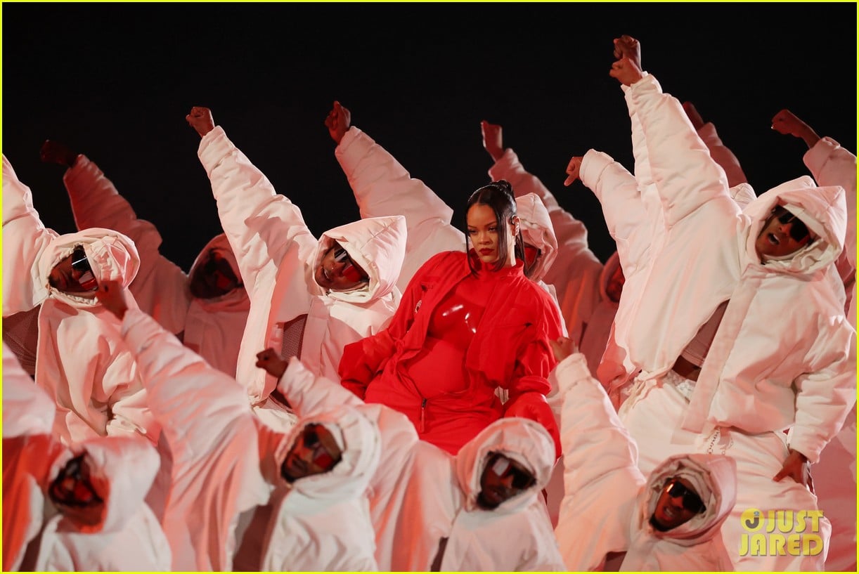 Rihanna: Super Bowl Halftime Show 2023 - Video, Set List, & Photos Revealed!: Photo 4893136 ...