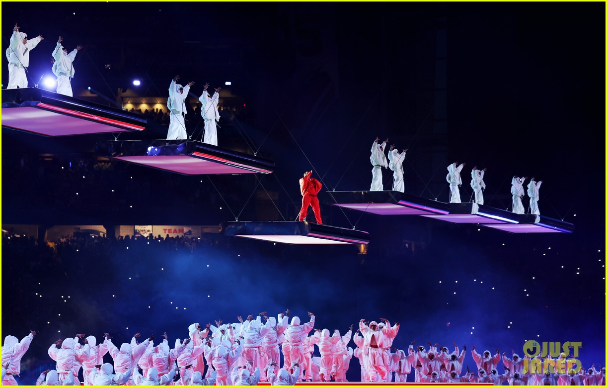 Rihanna: Super Bowl Halftime Show 2023 - Video, Set List, & Photos Revealed!: Photo 4893146 ...
