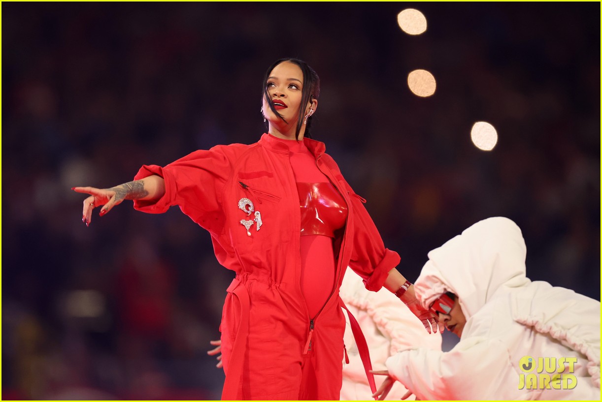 Rihanna: Super Bowl Halftime Show 2023 - Video, Set List, & Photos Revealed!: Photo 4893147 ...