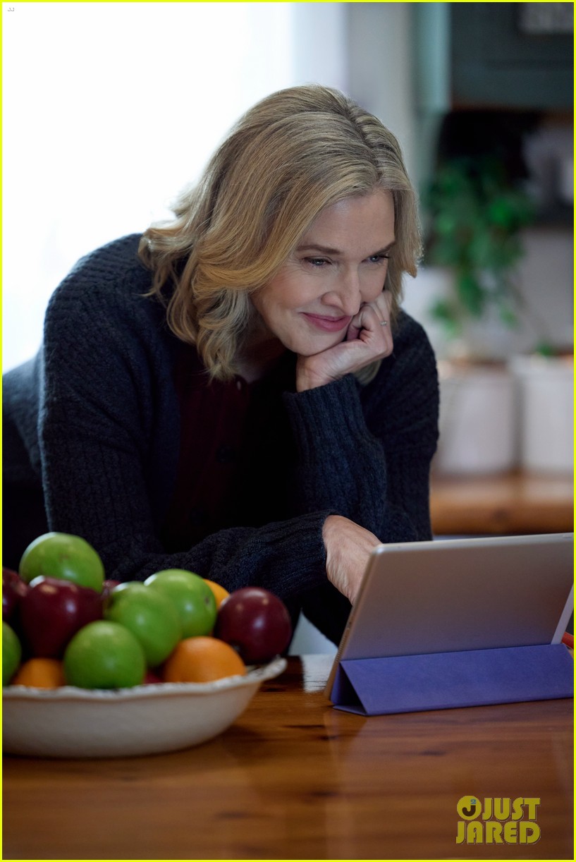 Eloise Mumford Gets Dan Jeannotte To Believe In The Magic of Chocolate ...