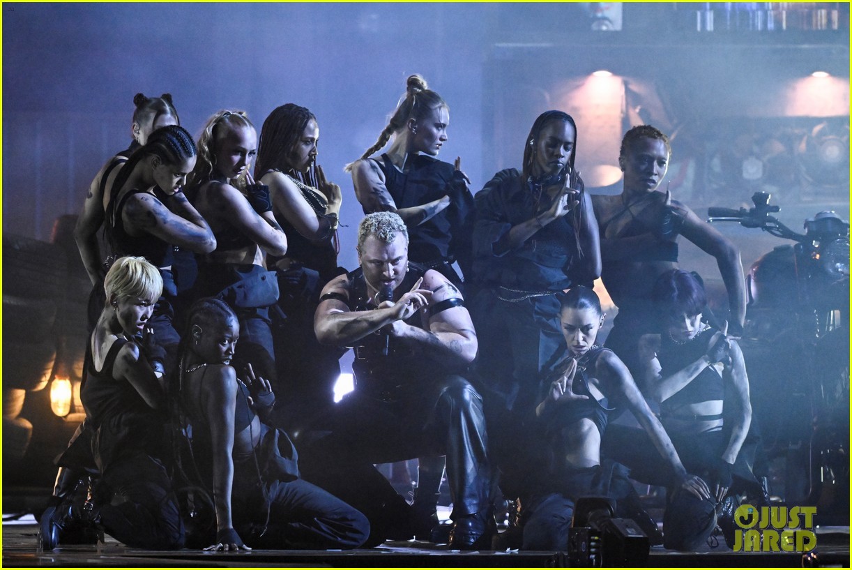 Sam Smith & Kim Petras Nail 'Unholy' Performance at BRIT Awards 2023 ...