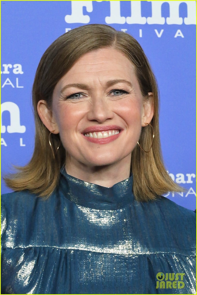 'Revenge' Couple Emily VanCamp & Josh Bowman Make Rare Public ...