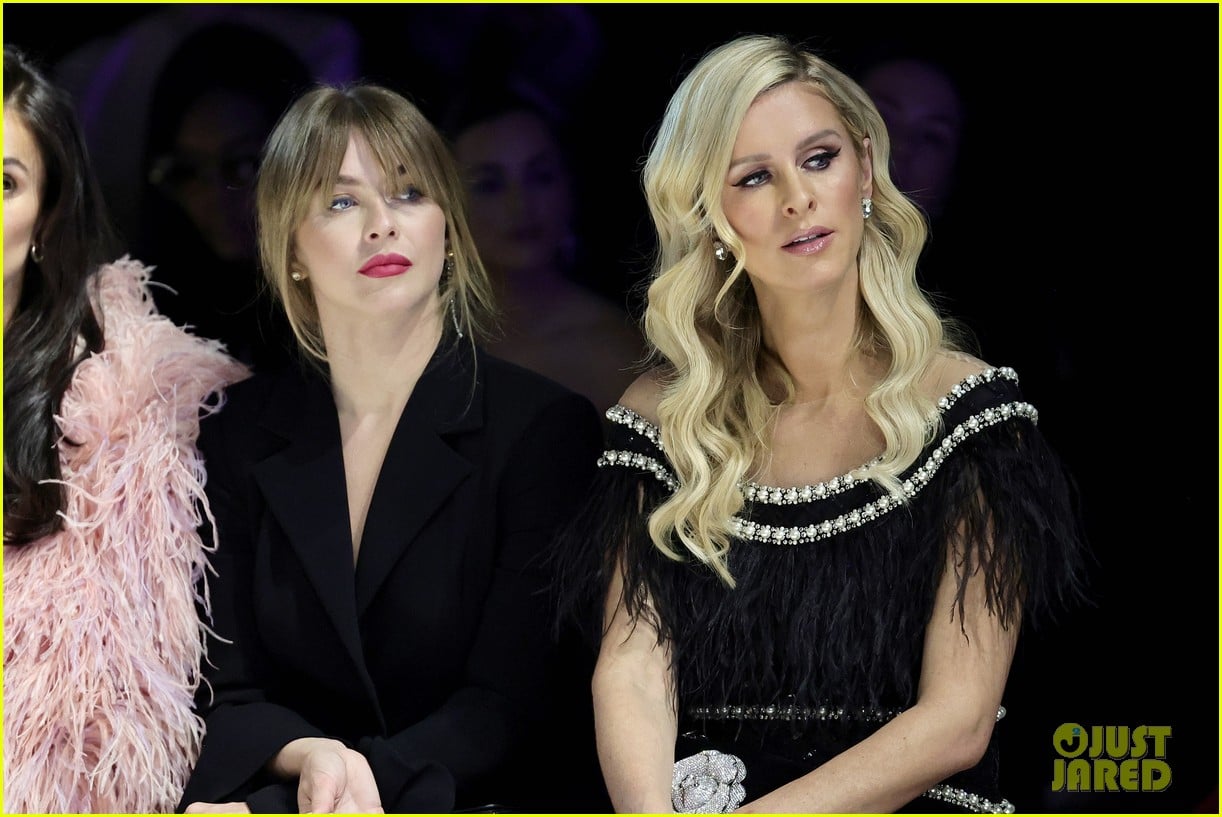 Vanessa Williams Attends Pamella Roland Fashion Show with Her Three ...