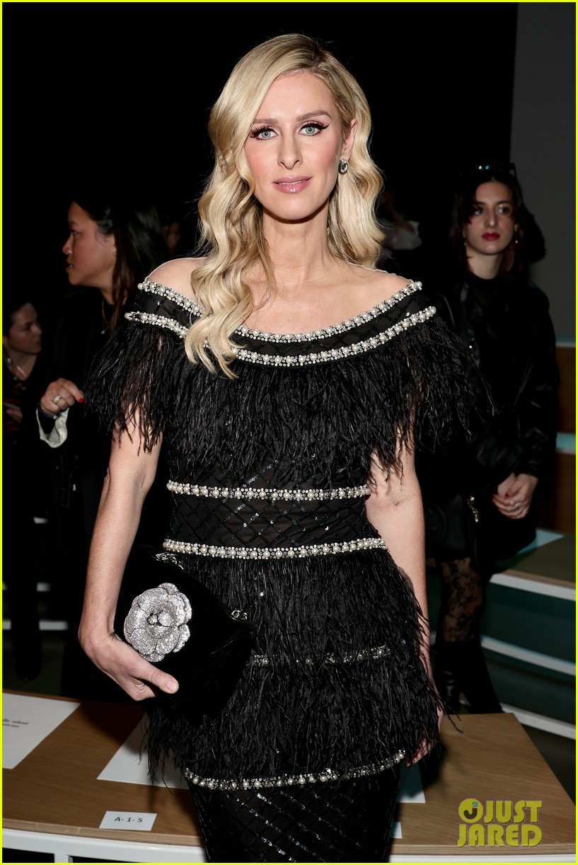 Vanessa Williams Attends Pamella Roland Fashion Show with Her Three ...