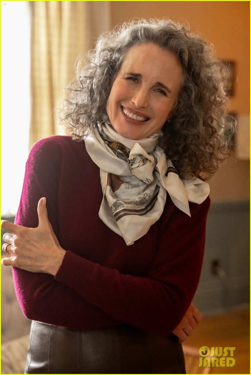 Chyler Leigh & Evan Williams Go Back To The 90s on Hallmark's 'The Way ...