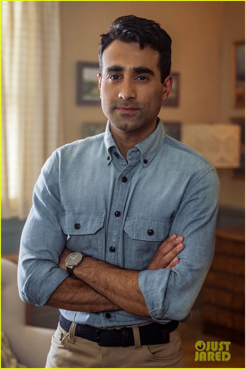 Chyler Leigh & Evan Williams Go Back To The 90s on Hallmark's 'The Way ...