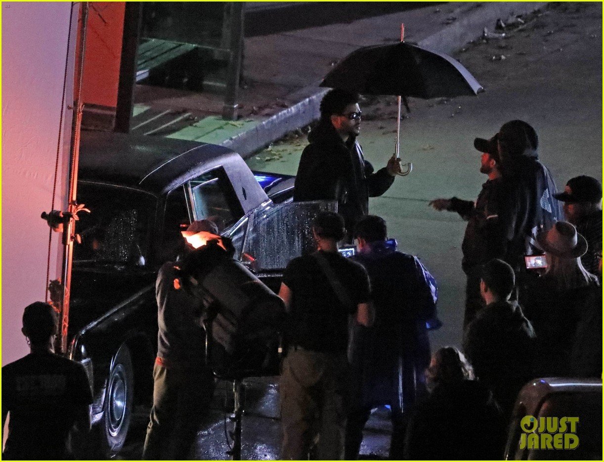 The Weeknd Shoots Night Scenes for a New Music Video: Photo 4891940 ...