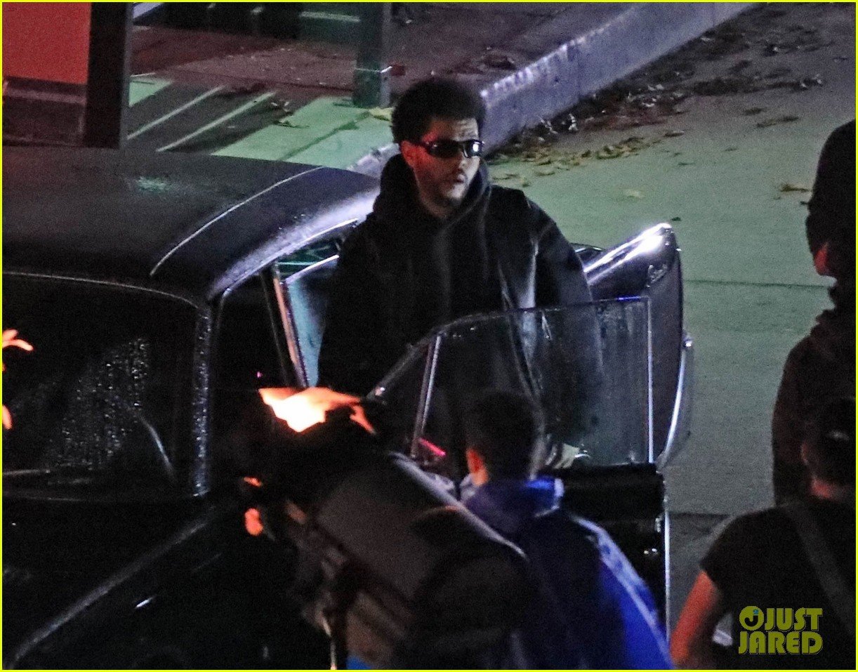 The Weeknd Shoots Night Scenes for a New Music Video: Photo 4891944 ...
