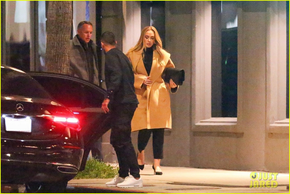 Adele Heads Out After Grabbing Dinner in Santa Monica: Photo 4905108 ...