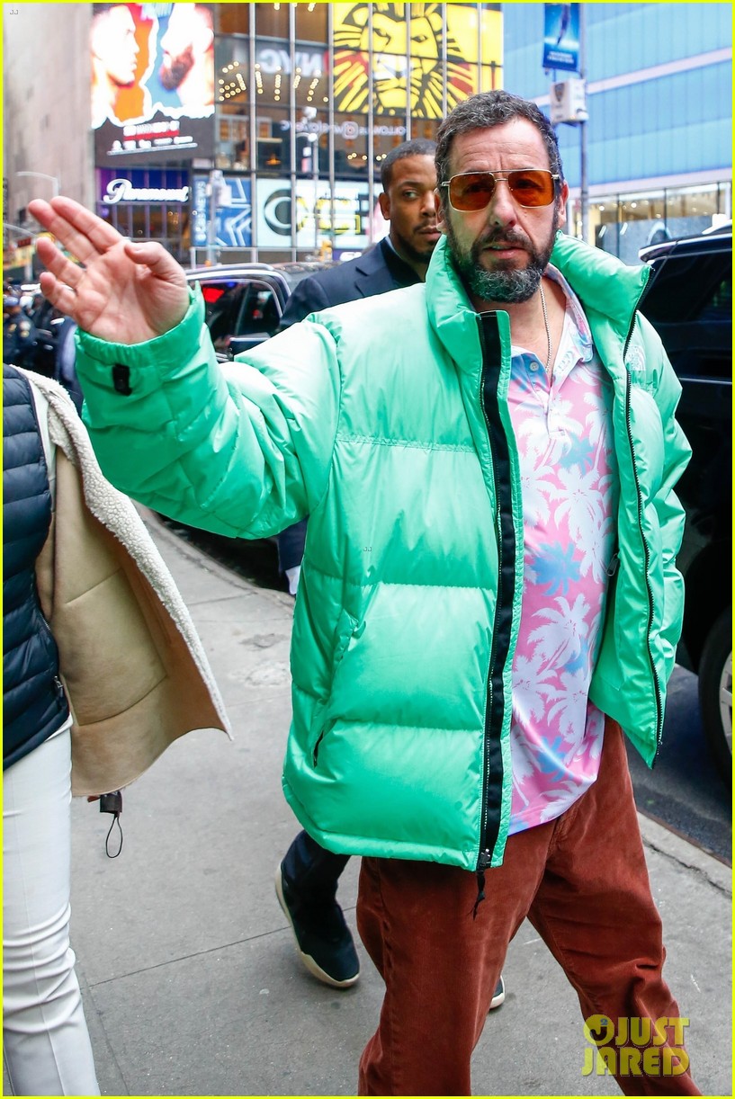 Jennifer Aniston Says Adam Sandler 'Cried' After Being Punched By Mark ...