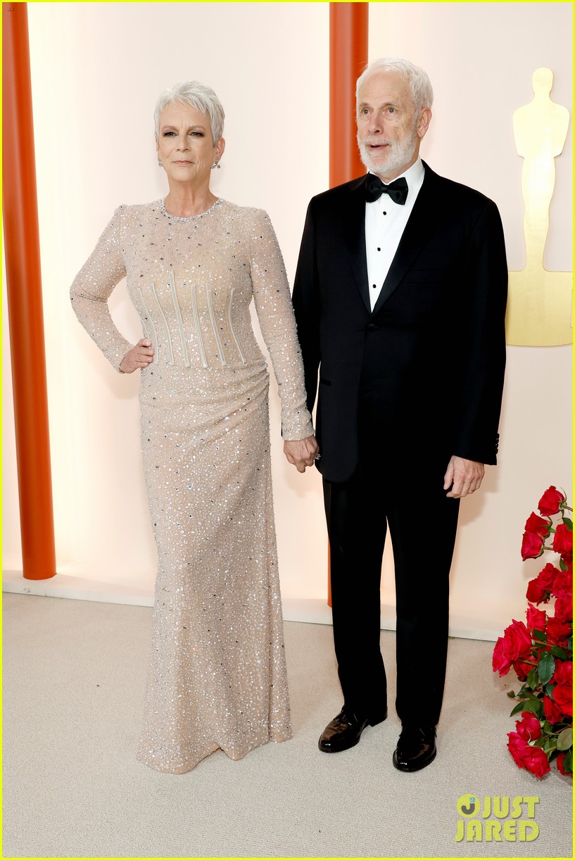 Nominee Jamie Lee Curtis Gets Her Husband's Support on Oscars 2023 Red Carpet!: Photo 4906300 ...