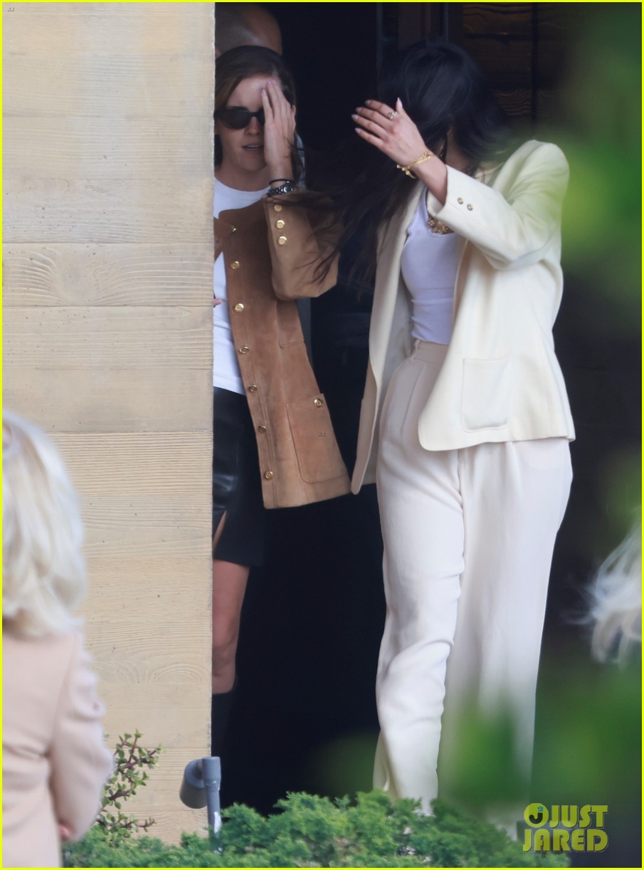 Emma Watson Grabs Lunch in Malibu Before Cheering on Taylor Swift's ...